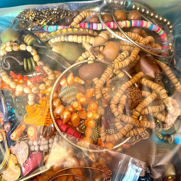 Jewelry | Craft Bulk Broken And Whole Damage Jewelry For Repurposing ...